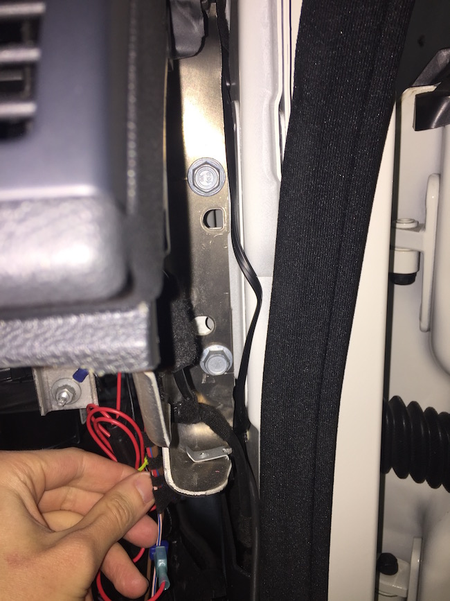 How to Hardwire a Radar Detector in a Mercedes-Benz C-Class (W204 ...