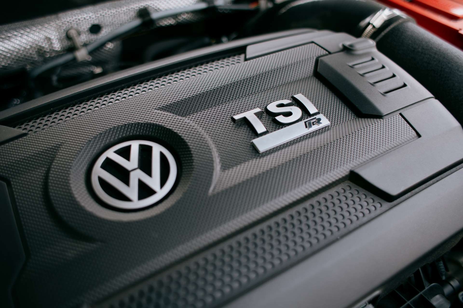 Volkswagen Mk7 GTI vs. Golf R - Which Is Right For You? | FCP Euro