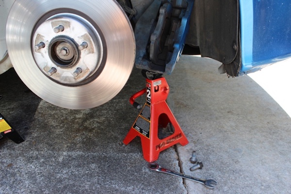 How to Install a Volvo Wheel Bearing Lock Brace (P1) | FCP Euro