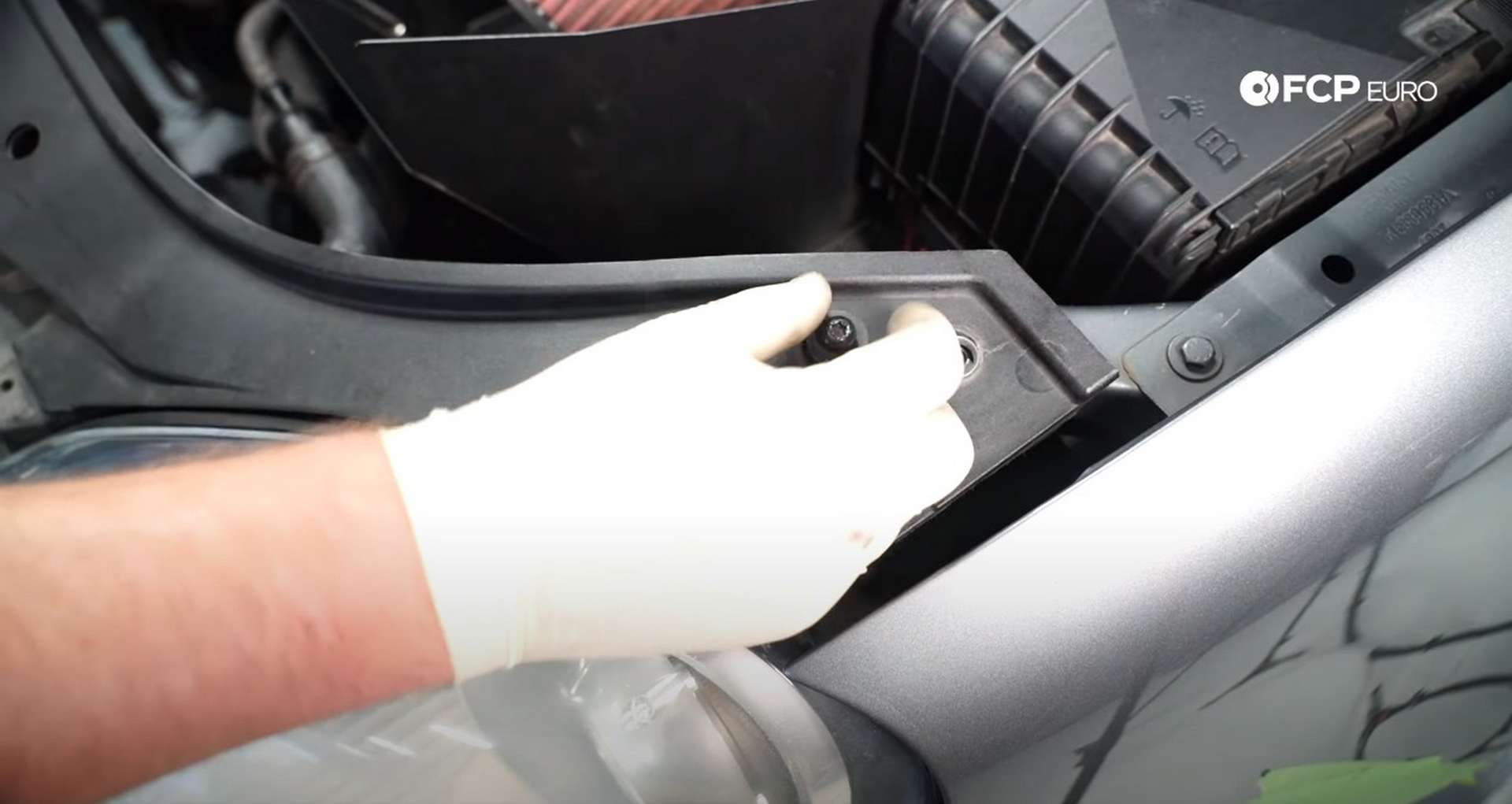 How To Replace A Volkswagen VR6 Valve Cover Gasket & PCV (Mk5 VW GTI ...