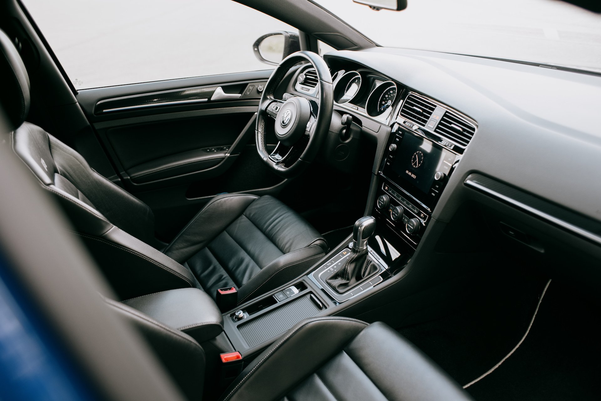 Volkswagen Mk7 GTI vs. Golf R - Which Is Right For You? | FCP Euro