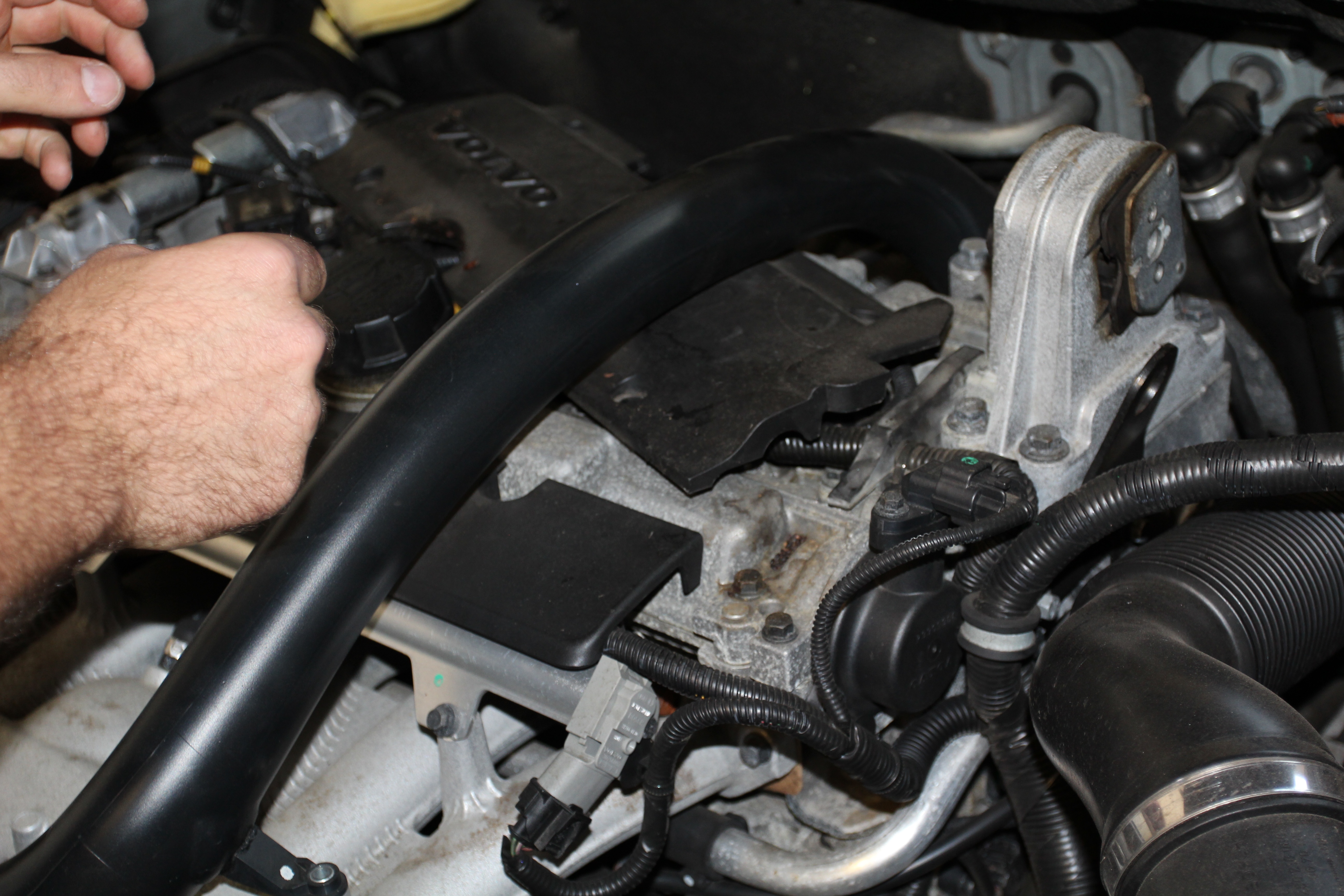 How To Replace The Upper Engine Mount On Your P2 Volvo | FCP Euro