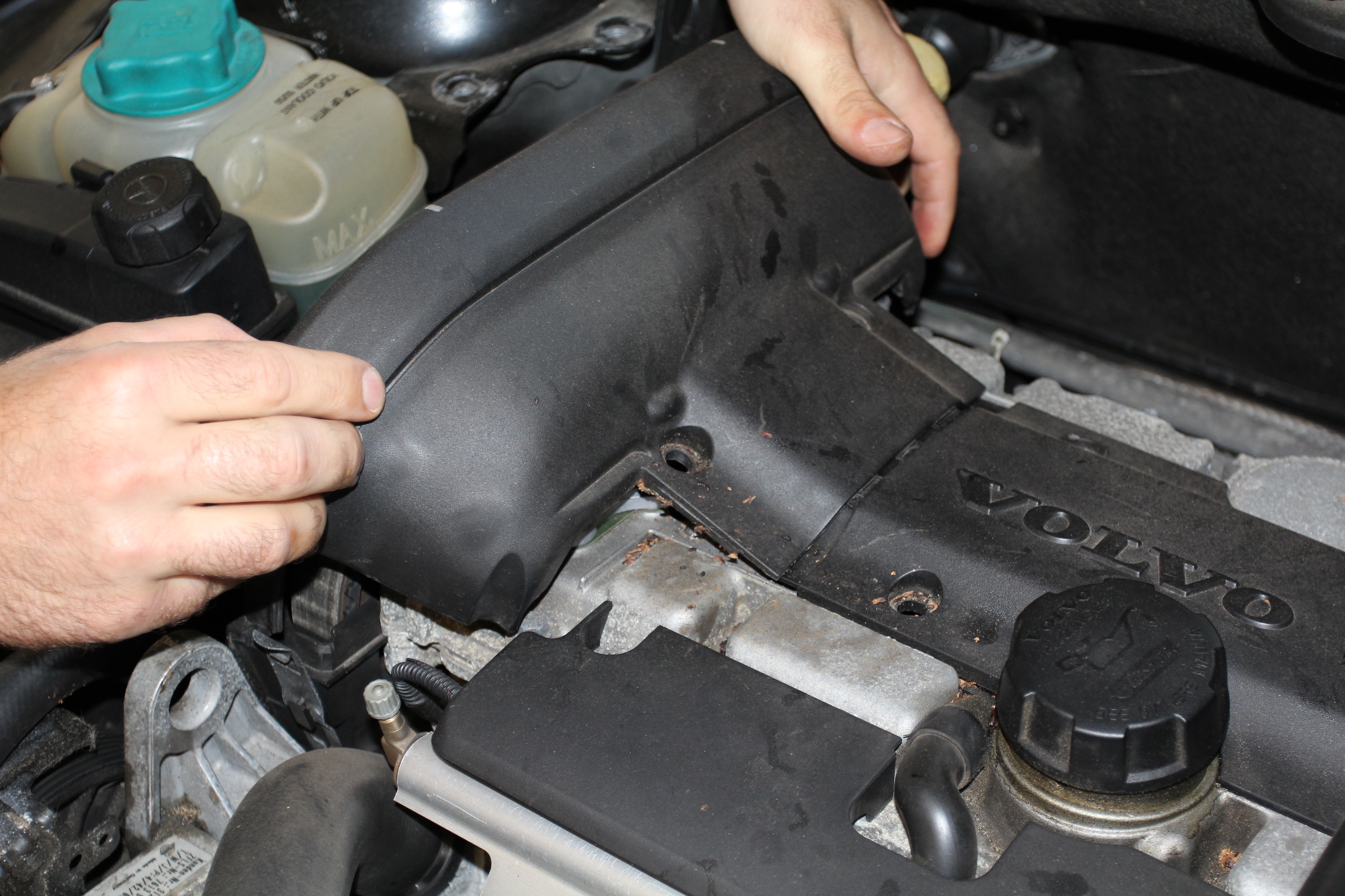 How To Replace The Upper Engine Mount On Your P2 Volvo | FCP Euro