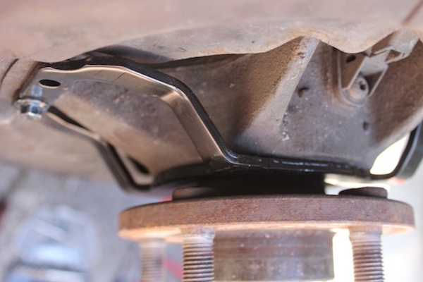 How to Install a Volvo Wheel Bearing Lock Brace (P1) | FCP Euro