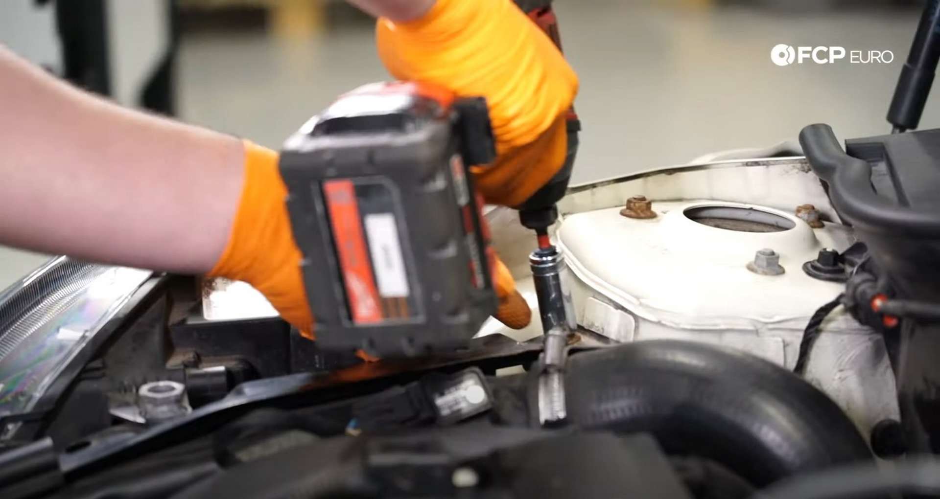 How To Replace An R56 MINI Timing Chain Assembly (N12 & N14 Engine ...