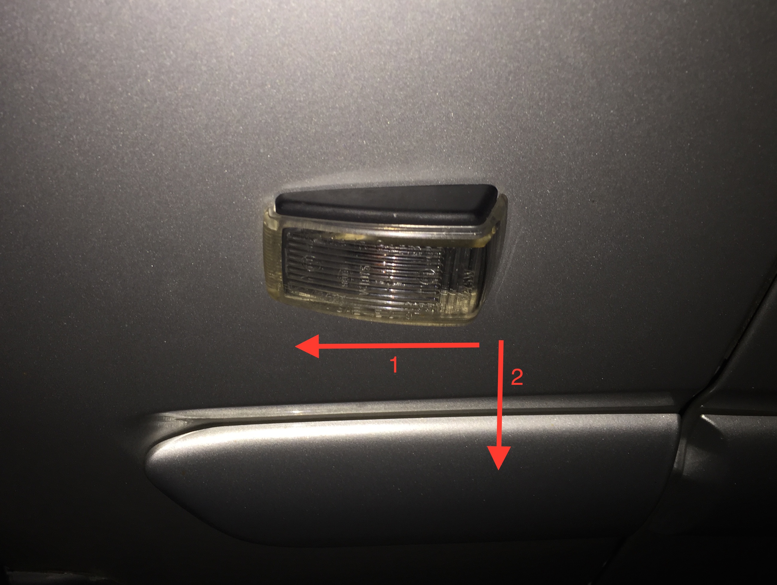 How to Replace Volvo Fender Blinkers Without Breaking Them (850/V70/S70 ...