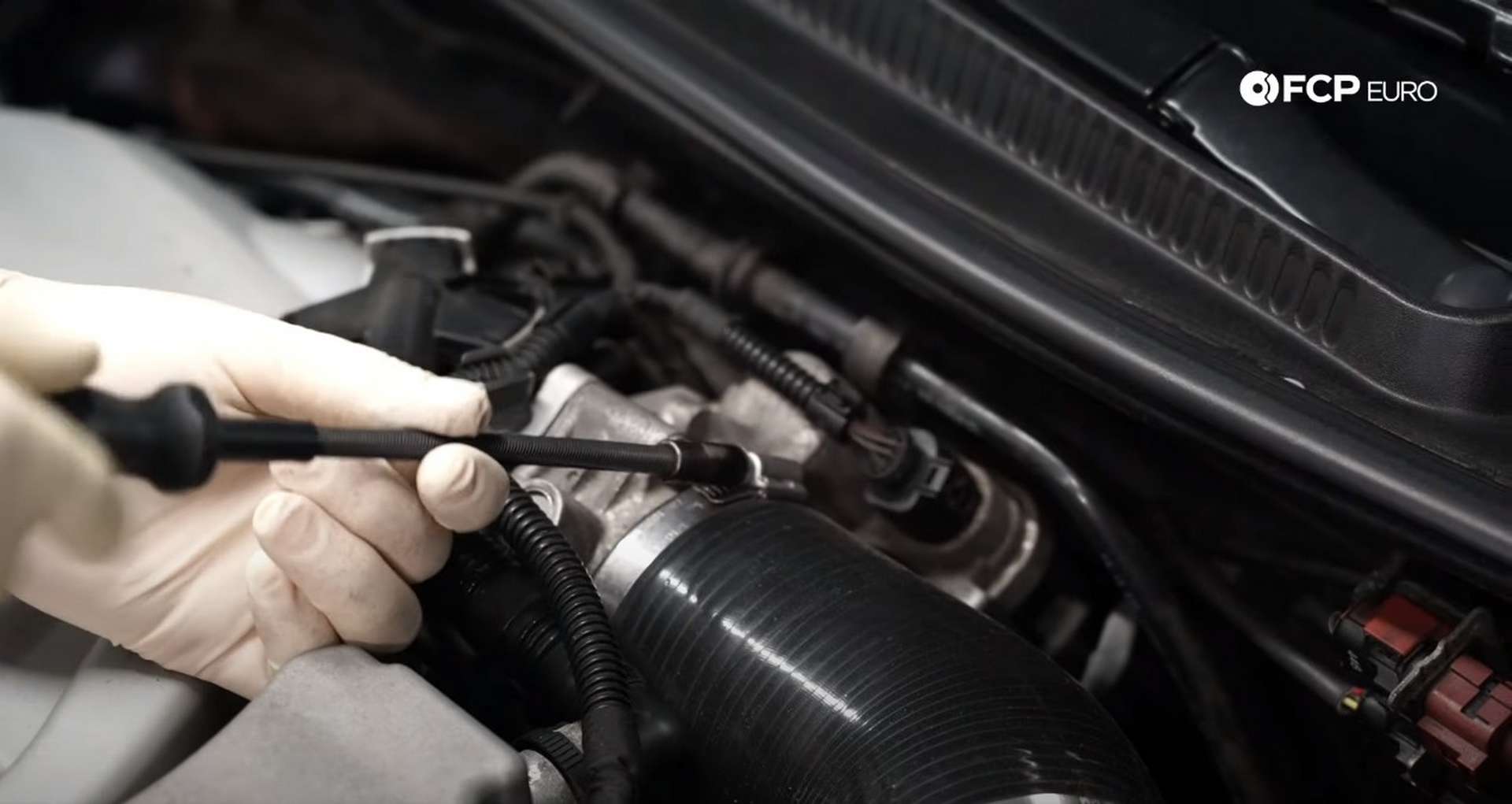 How To Replace A Volkswagen VR6 Valve Cover Gasket & PCV (Mk5 VW GTI ...