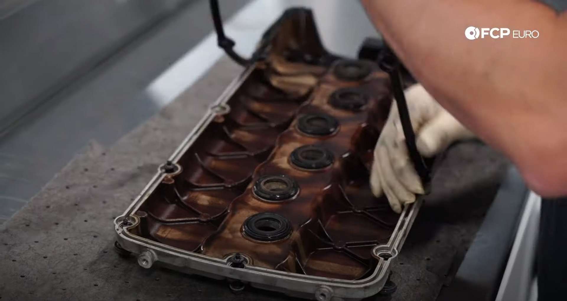 How To Replace A Volkswagen VR6 Valve Cover Gasket & PCV (Mk5 VW GTI ...