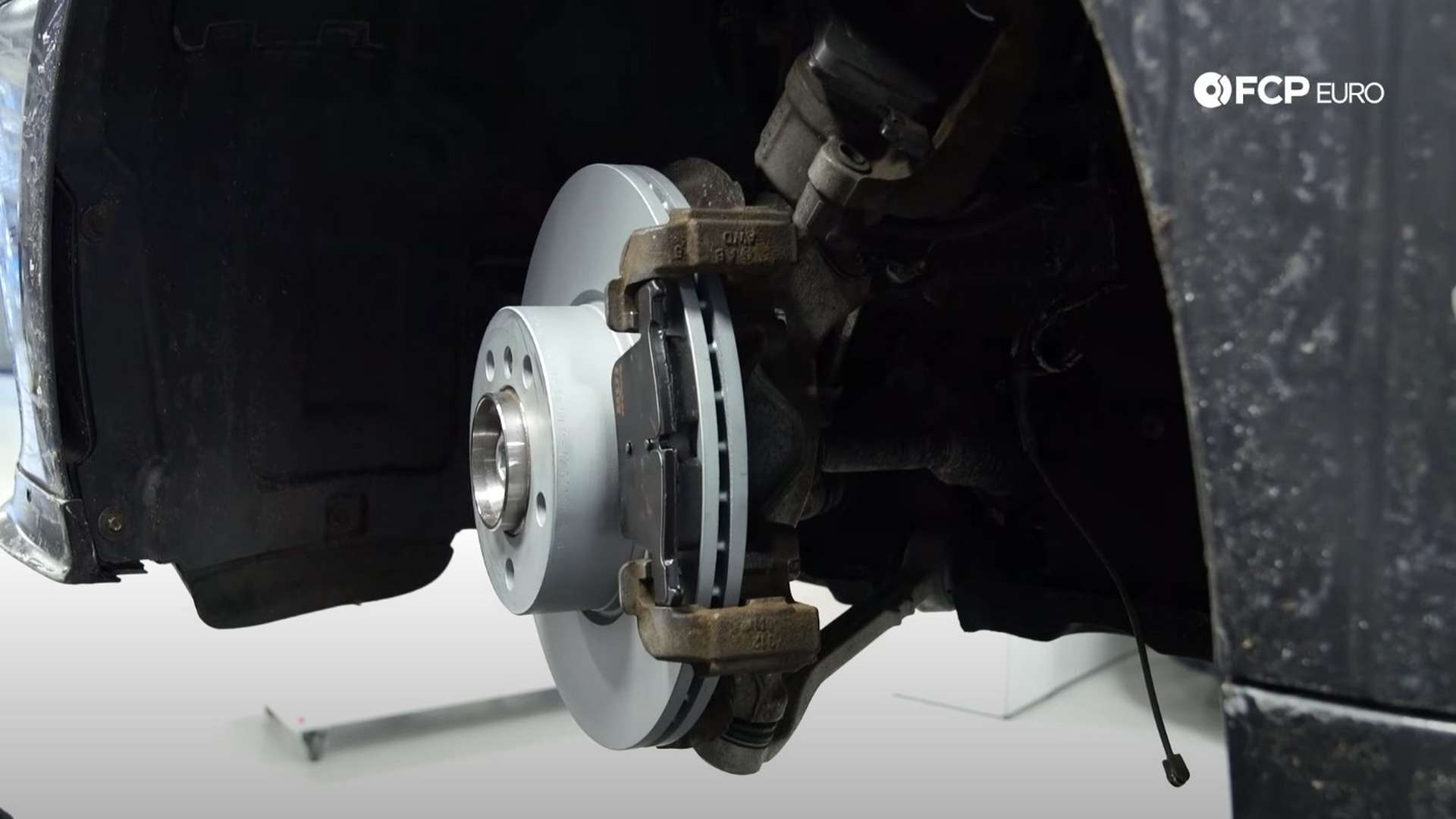 How To Replace BMW F30 Front Brake Pads & Discs (BMW 2-Series, 3-Series ...