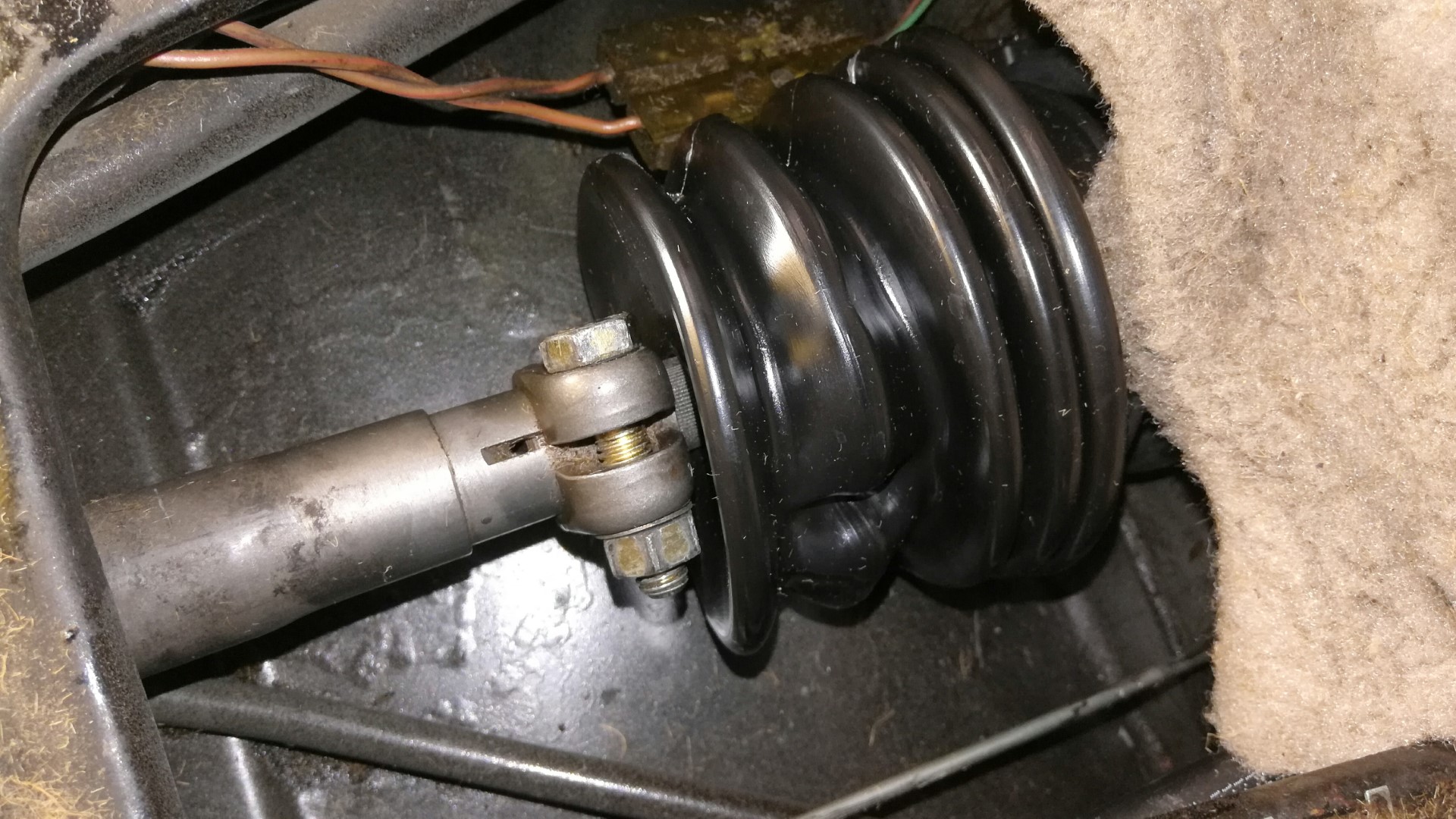 How to Replace the Shift Coupler Boots On A Classic Air-Cooled Porsche ...