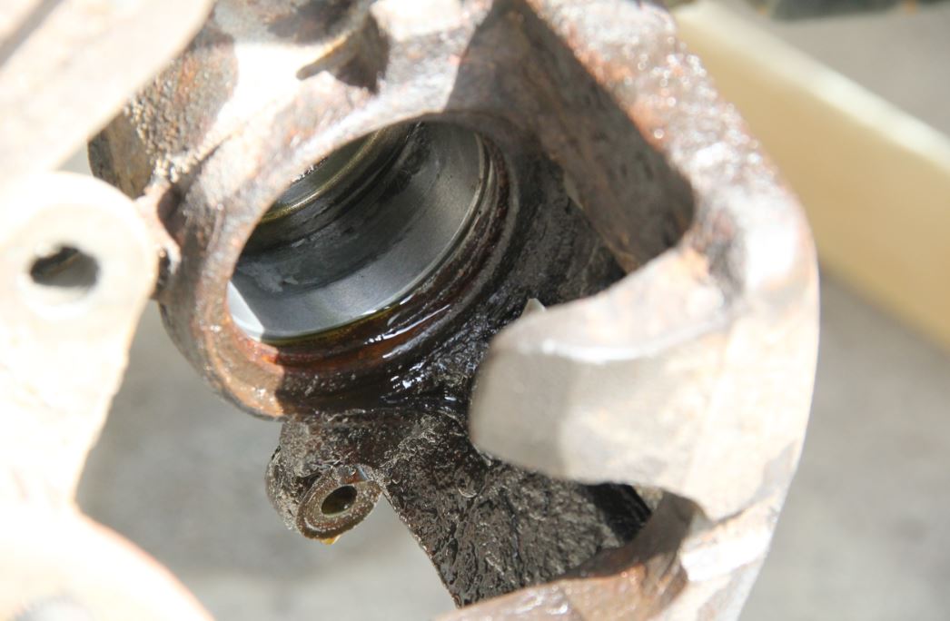 How To Diagnose, Rebuild, And Refresh Brake Caliper Pistons On Your Car ...