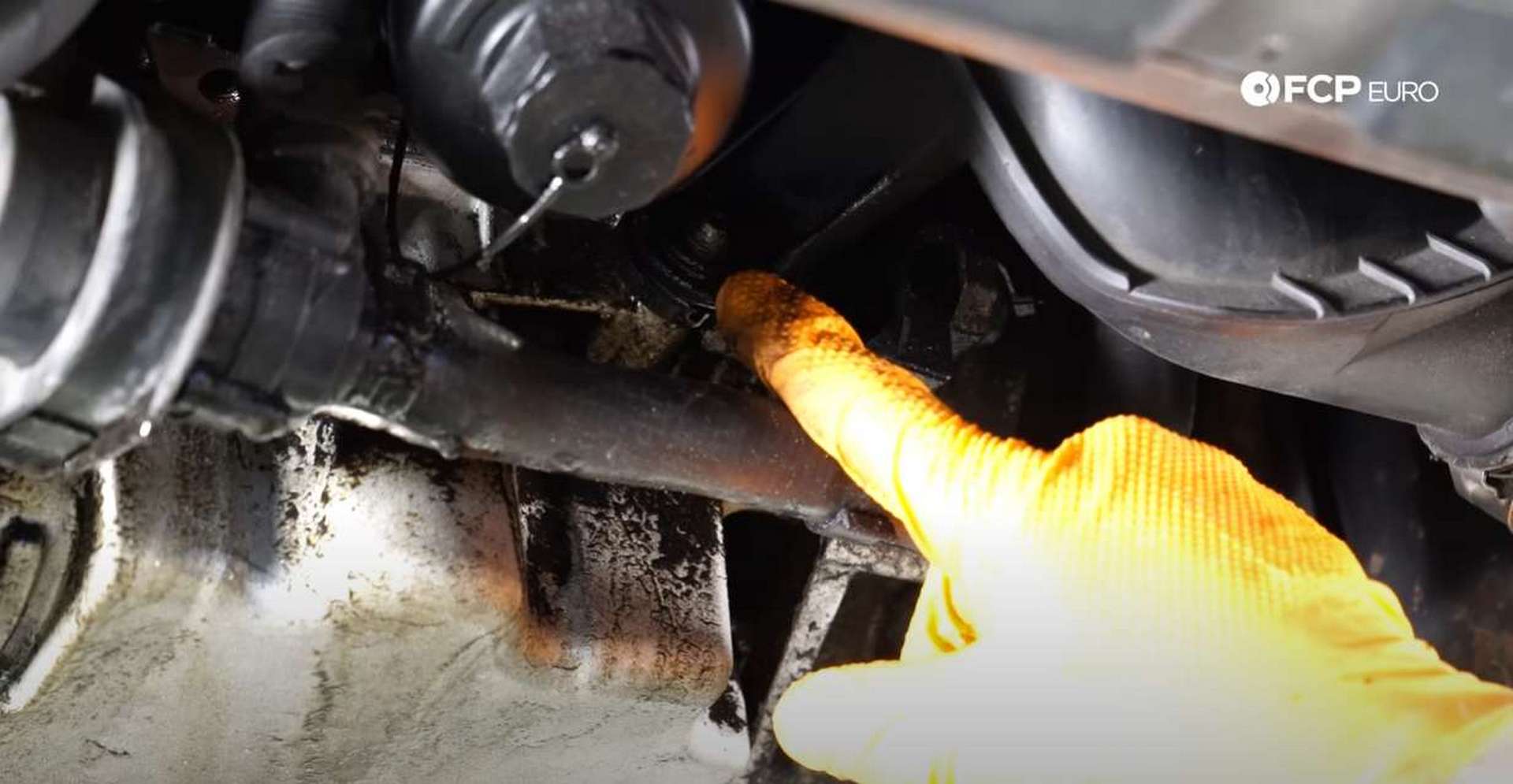 How To Replace A Mk5 Volkswagen GTI Oil Filter Housing (VW FSI EA113 ...