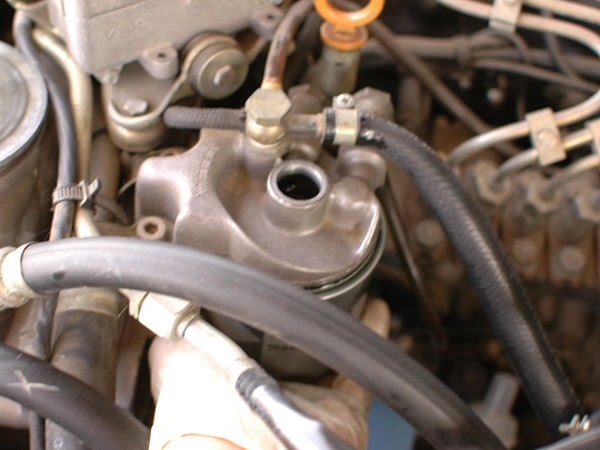 How to Change Fuel Filters in a Diesel Mercedes-Benz (OM61X) | FCP Euro