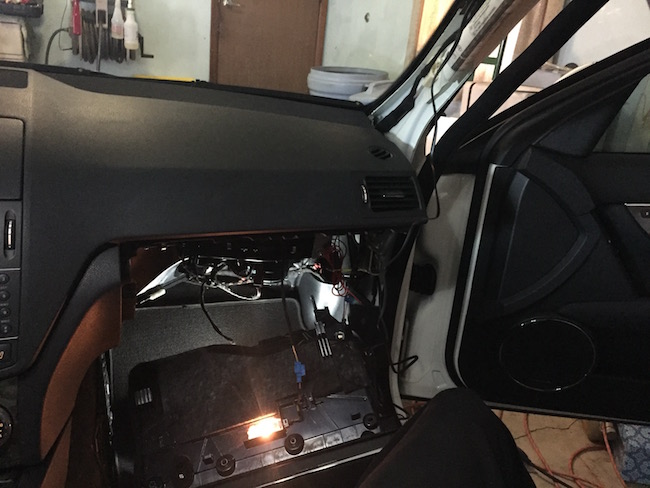 How to Hardwire a Radar Detector in a Mercedes-Benz C-Class (W204 ...