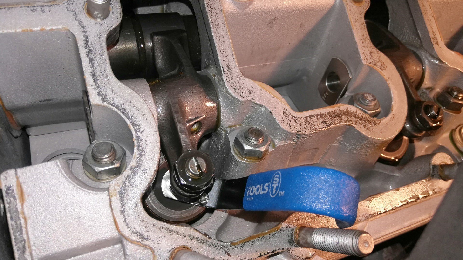 How To Perform A Valve Adjustment On A Classic Air-Cooled Porsche 911 ...