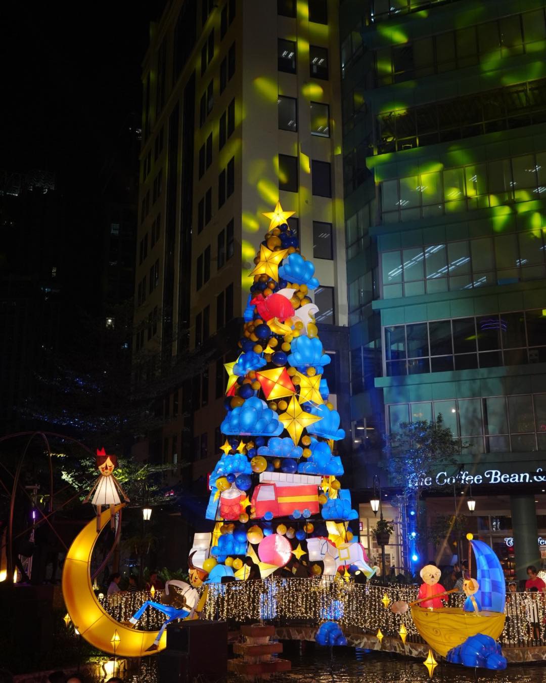Eastwood_City_-_2.jpg