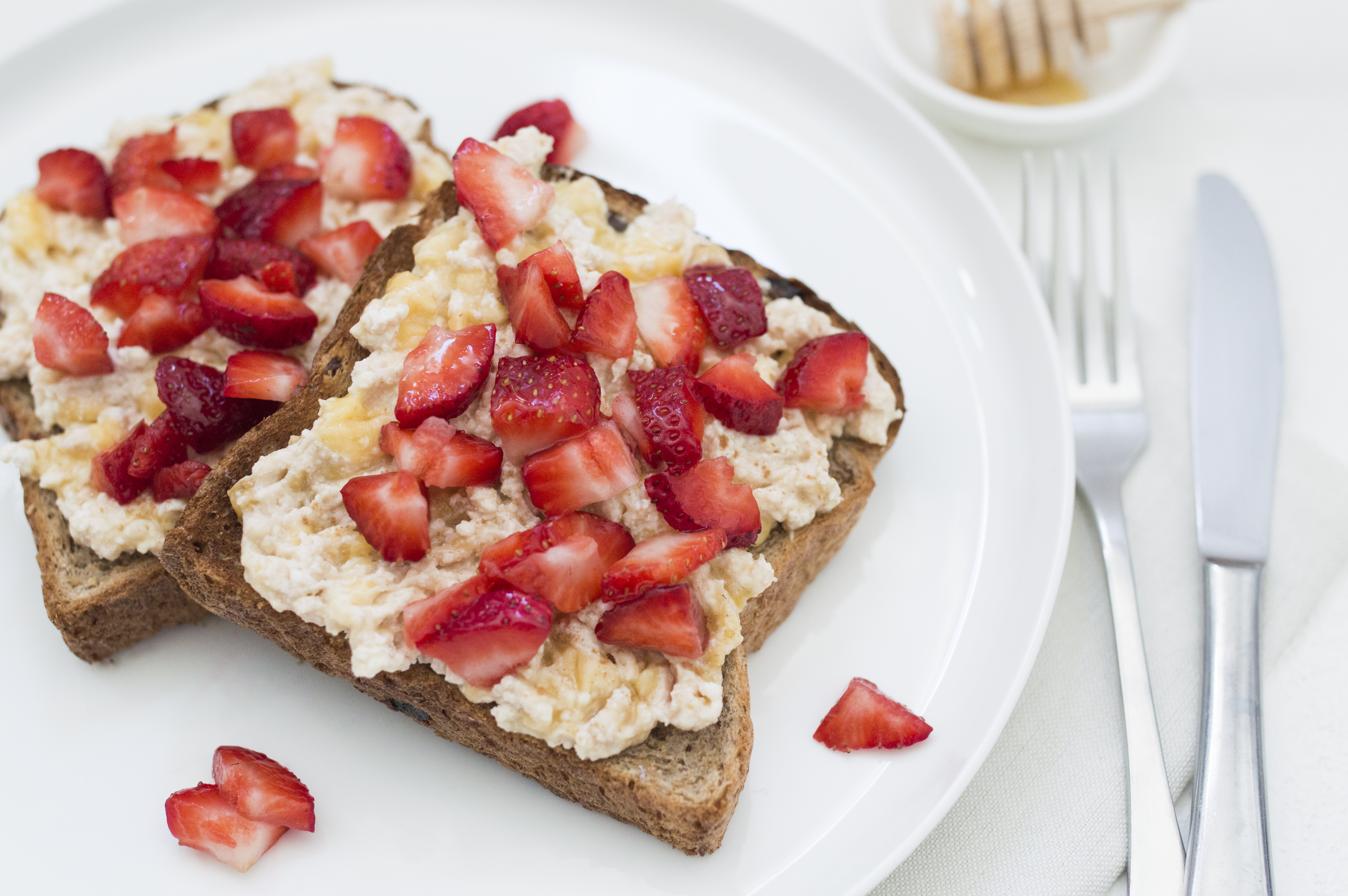 Smashed banana on fruit bread | Heart Foundation