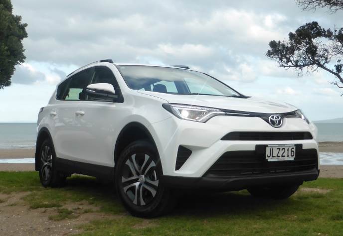 Toyota RAV4 GX AWD 2016 new car review | Trade Me Motors