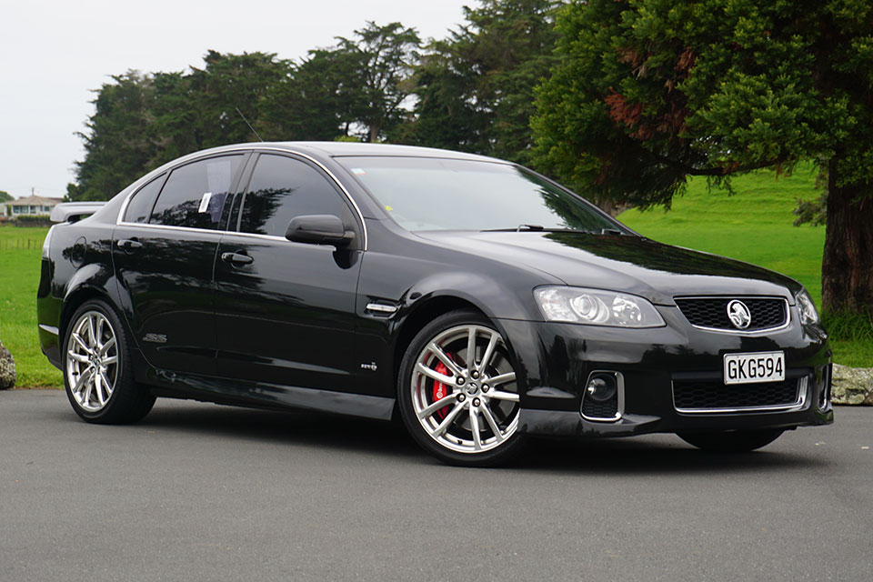 Holden Commodore SS-V Redline 2006-2013 used car review | Trade Me Motors