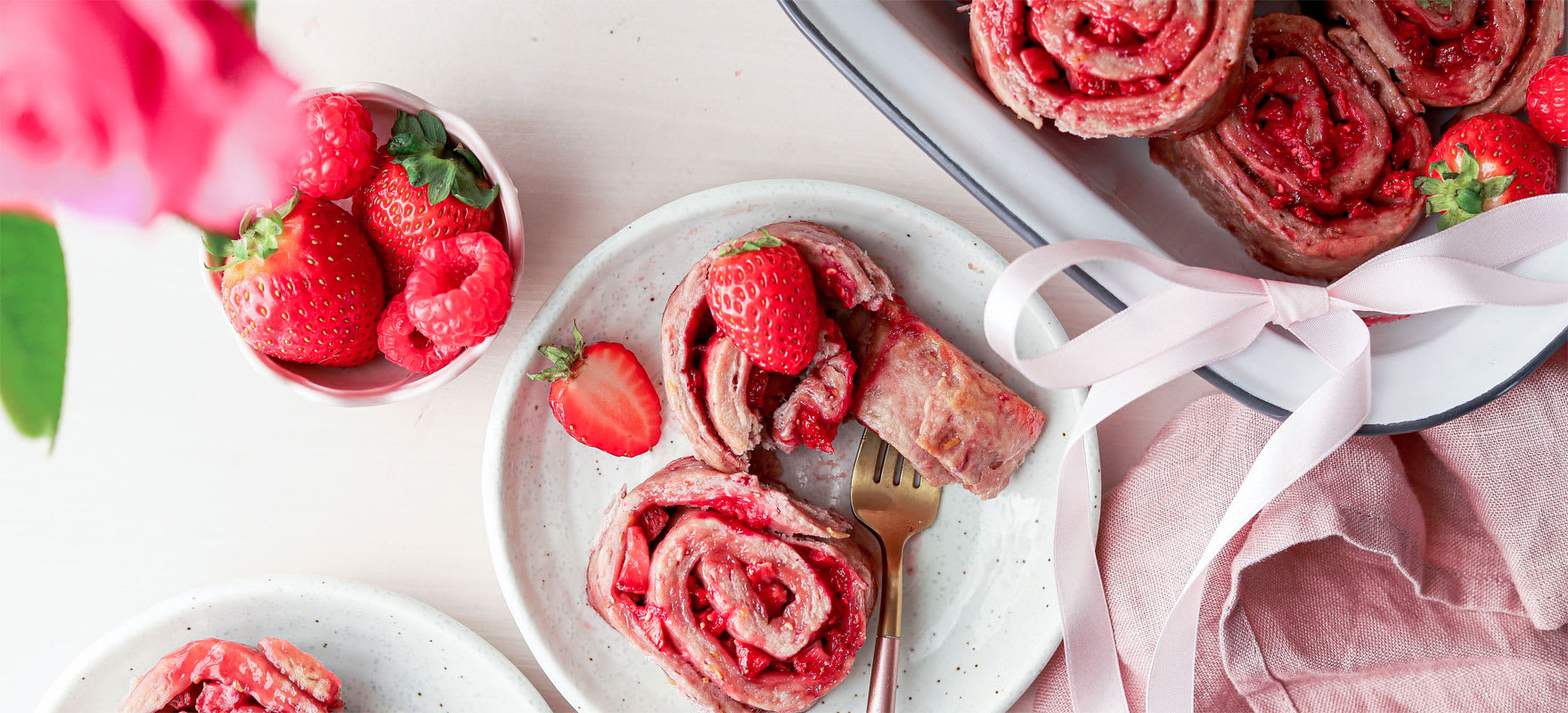 Berry brekkie scrolls - So Good New Zealand