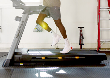 A Buying Guide to Different Types of Treadmills | Academy