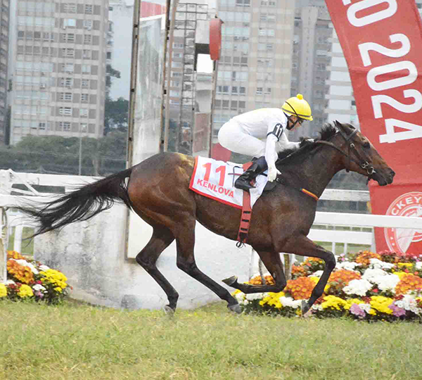 CHAMPION KENLOVA LEADS GRANDE PREMIO BRASIL