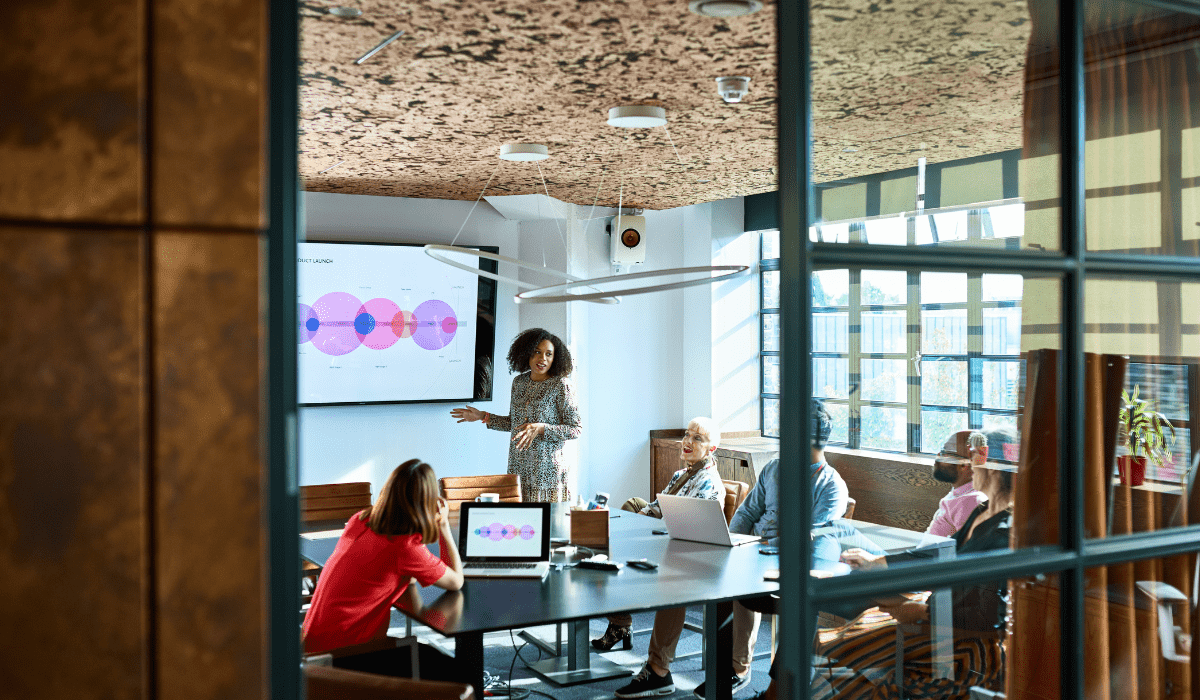 How to Optimize Hybrid meetings | Softchoice
