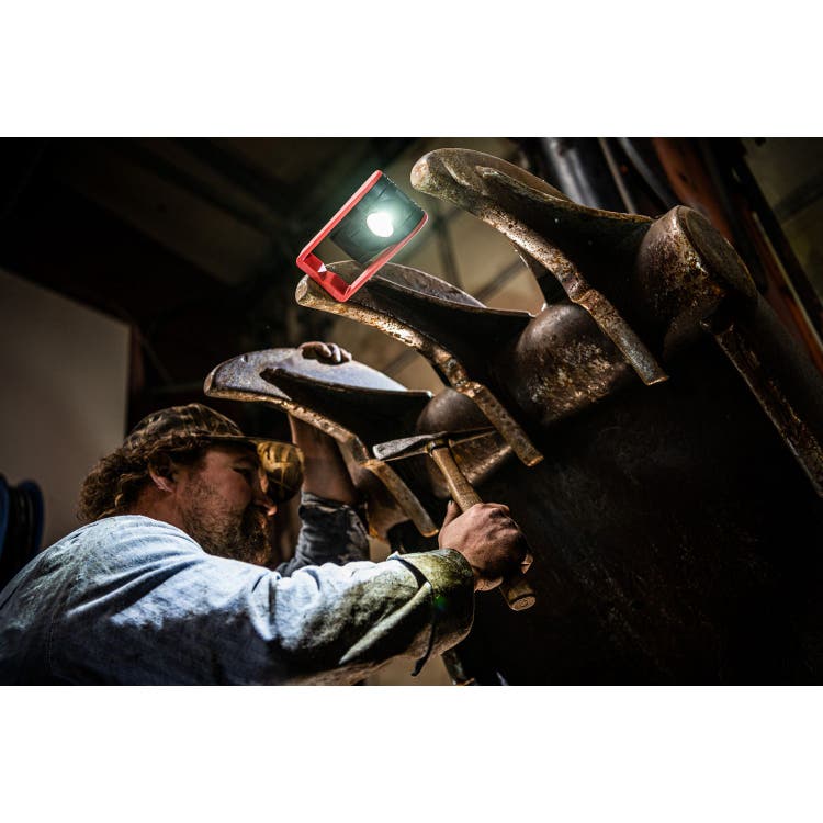 PM200 BATTERY POWERED WORK LIGHT MTPM200 | Matco Tools