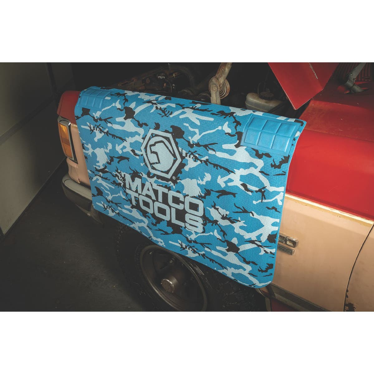 MAGNETIC FENDER COVER - BLUE CAMO FCBCAMO | Matco Tools