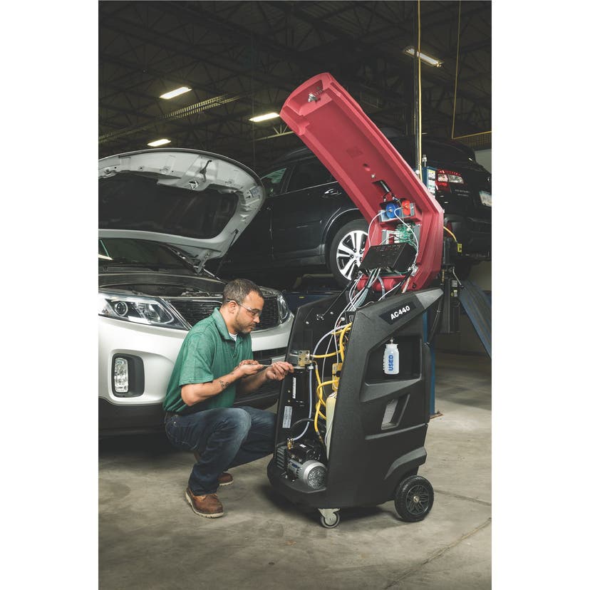 R-1234YF TOUCHSCREEN AUTOMATIC RECOVERY MACHINE AC440 | Matco Tools