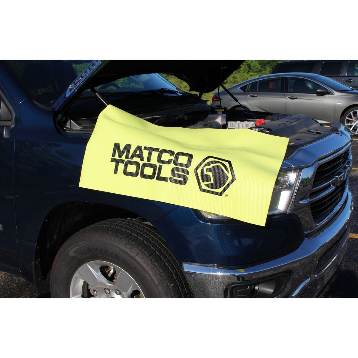 FENDER COVER - YELLOW WITH BLACK LOGO FC2436Y | Matco Tools