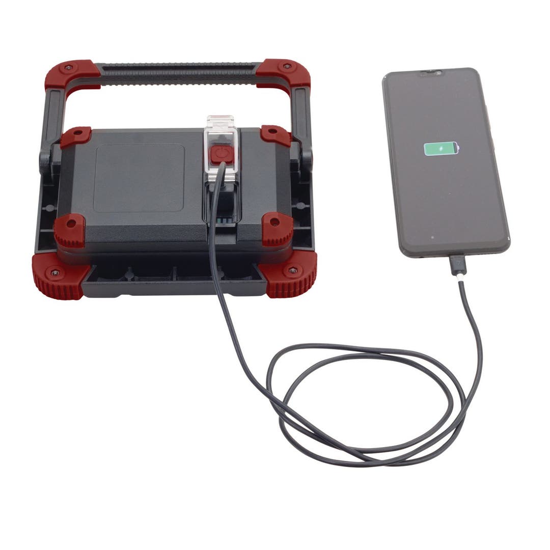 2,000 LUMENS HEAVY-DUTY RECHARGEABLE FLOOD LIGHT MWLFL2000 | Matco Tools