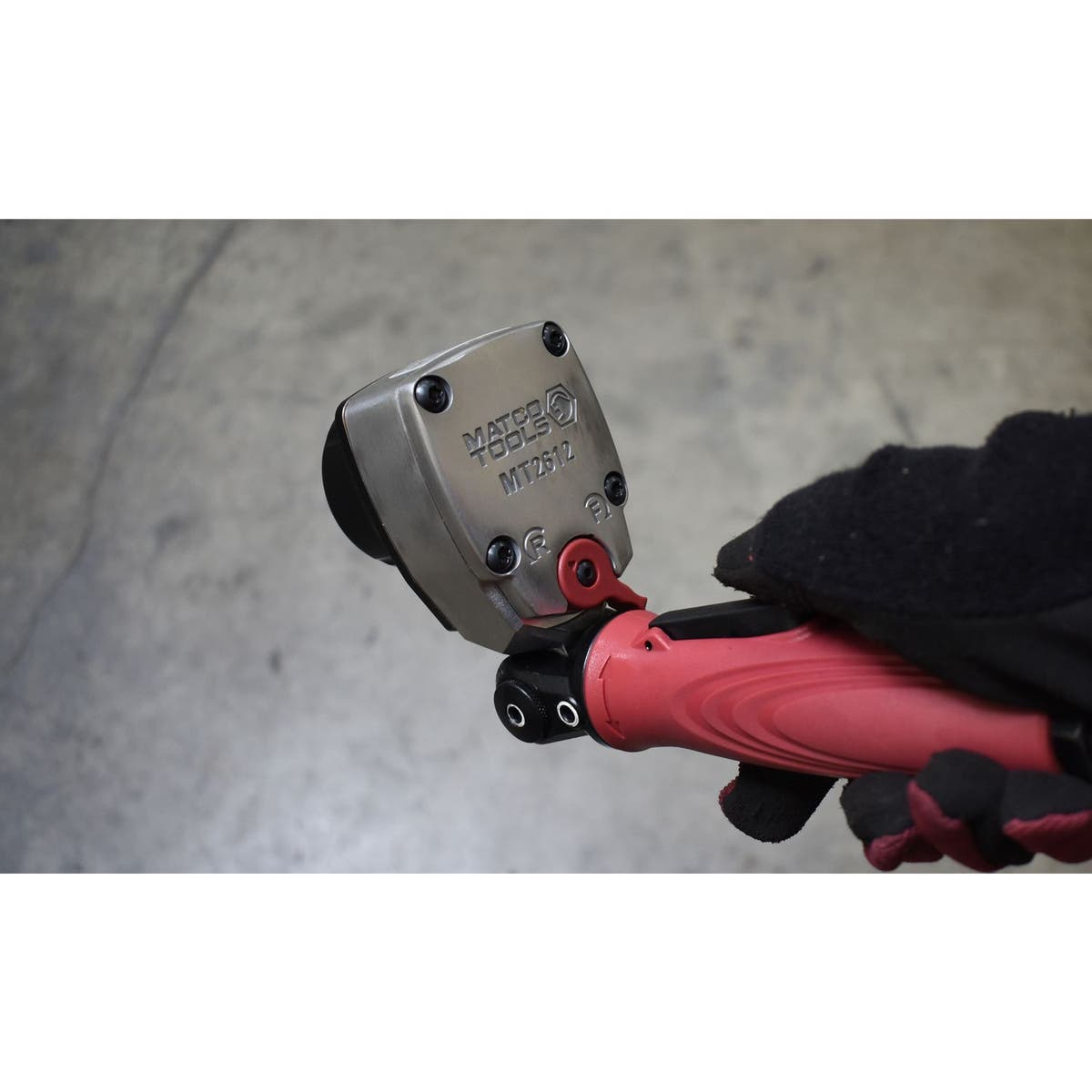 1/2" DRIVE DUAL-FLEX ANGLE PNEUMATIC IMPACT WRENCH MT2612 | Matco Tools