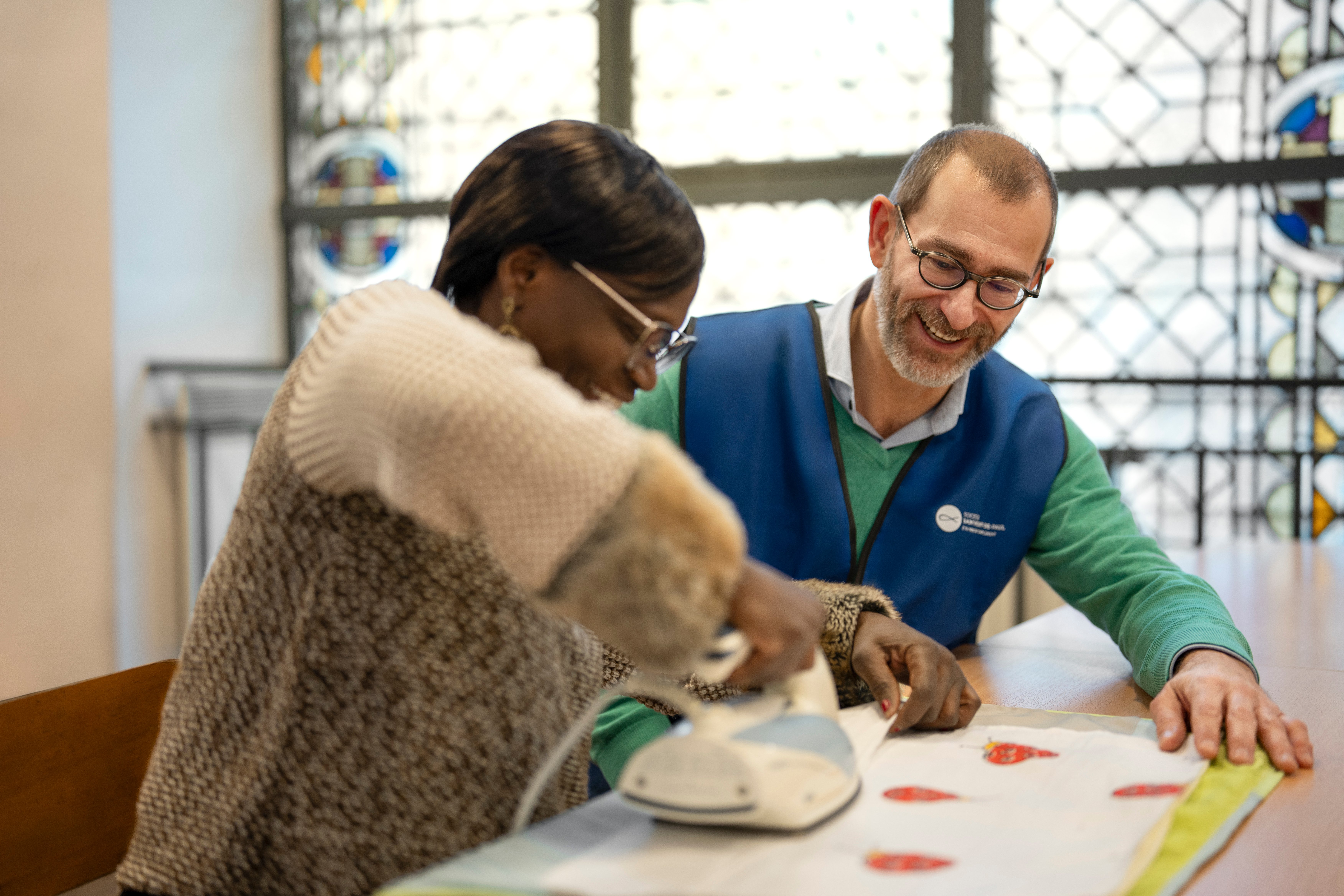 Airbnb and local Hosts support a community in Paris - Resource Center ...