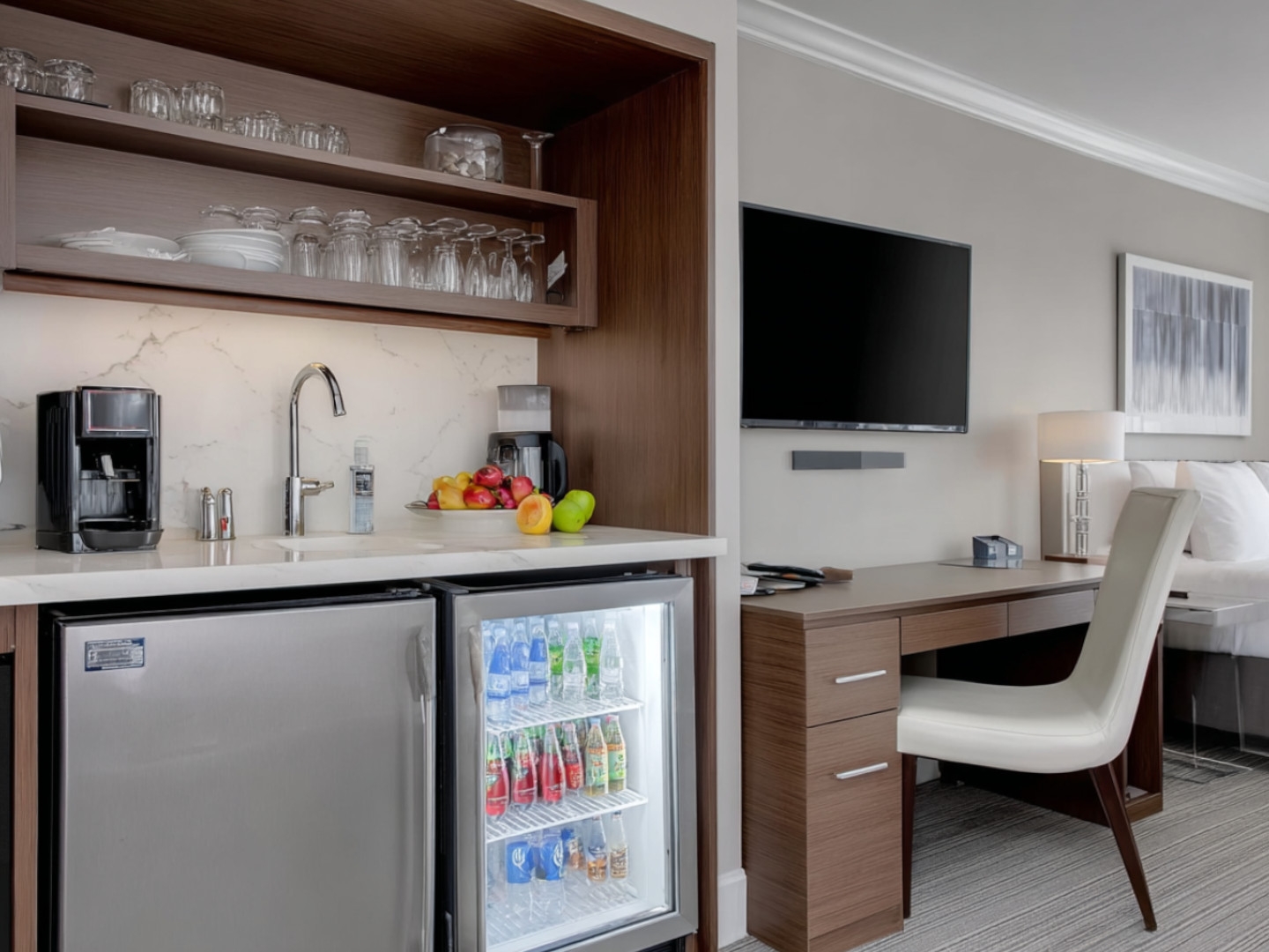 🏨 Hotels with Kitchenettes | Find the Right Hotel