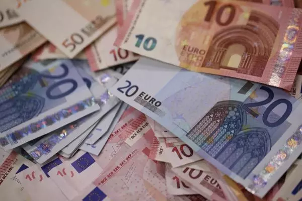 Euro currency store