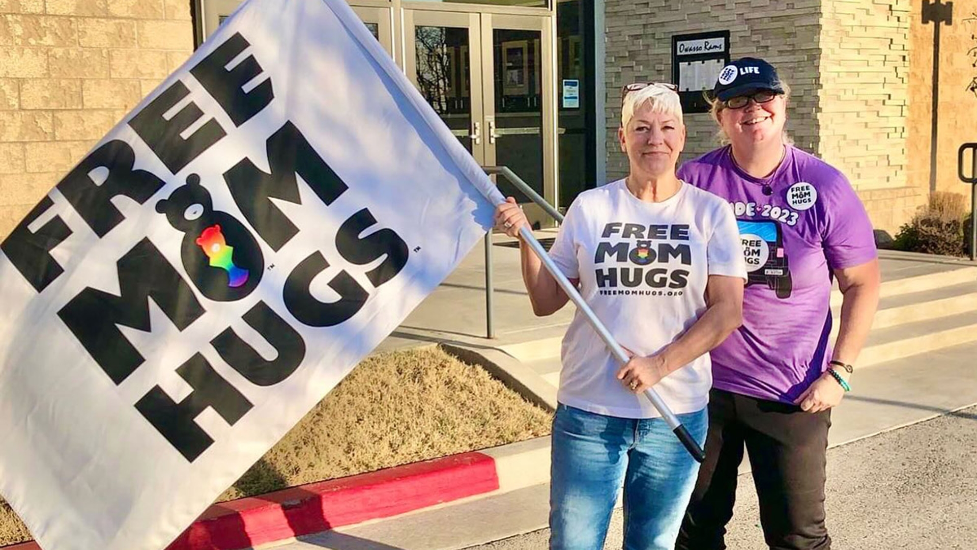 Free Mom Hugs Founder Sara Cunningham Spreads Love | Petal Talk