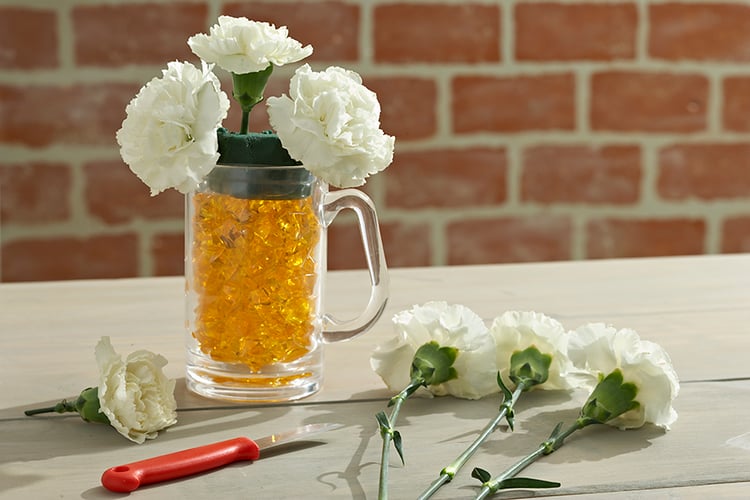 How to Make Beer Mug Flowers for St. Patrick's Day | Petal Talk
