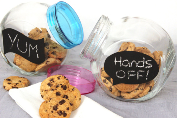 How-to: DIY Chalkboard Cookie Jar Labels | Cheryl's Cookies