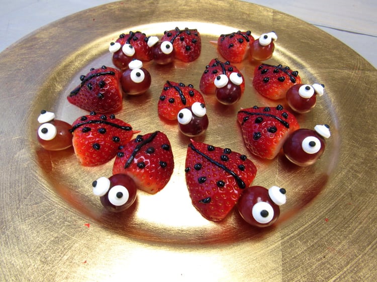 How to Make Fruit Lovebugs | Berry Chatty