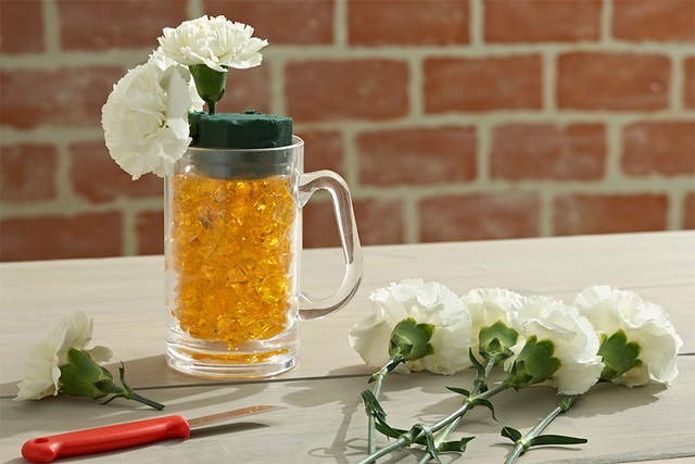 How to Make Beer Mug Flowers for St. Patrick's Day | Petal Talk