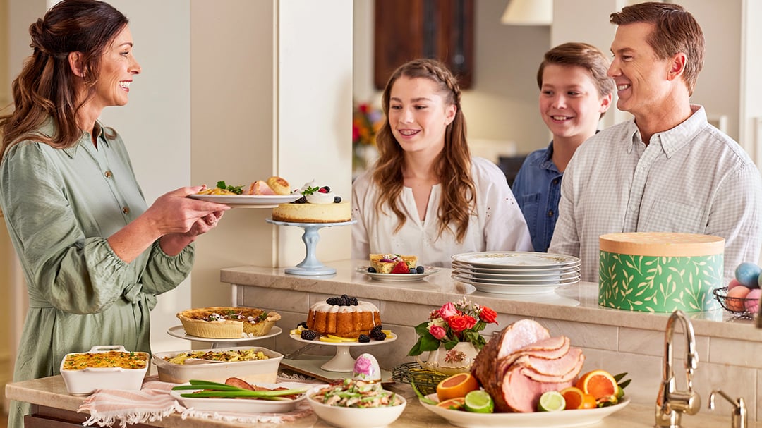 Rosh Hashanah Food Traditions | The Table by Harry & David