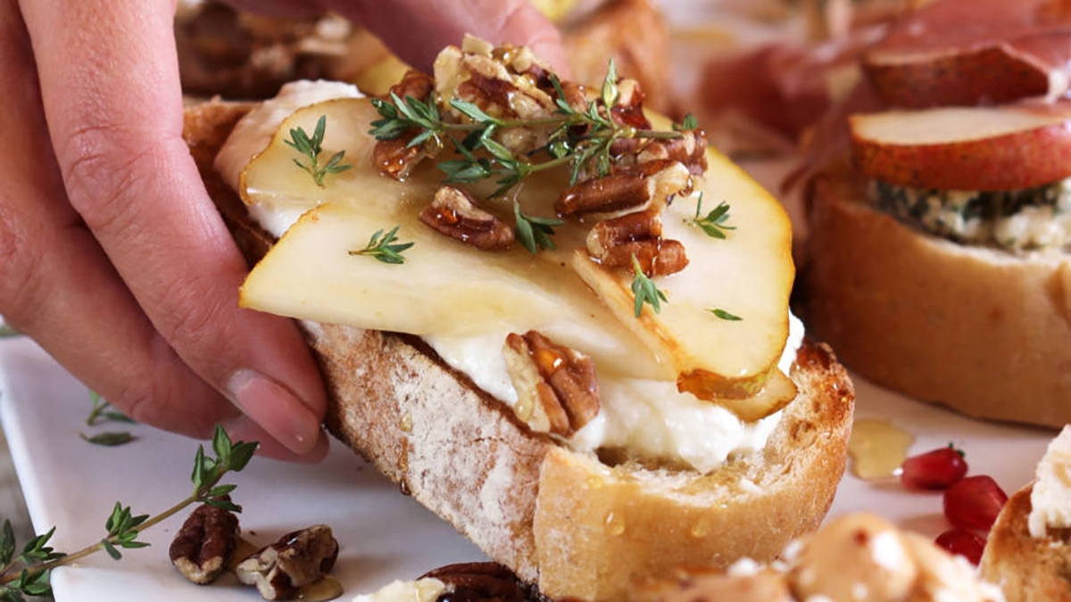 Best Fruit and Cheese Pairings | The Table by Harry & David