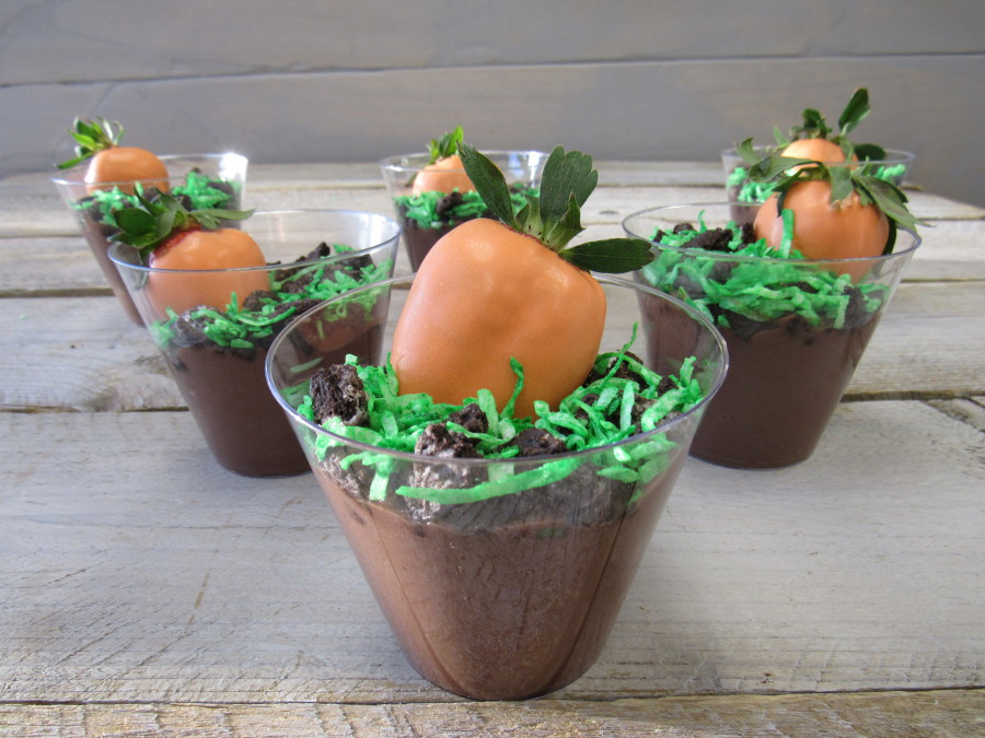 How to Make Spring Garden Pudding "Dirt" Cups | Berry Chatty