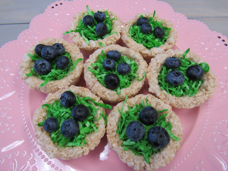 How to Make Easter Rice Krispie Egg Nests | Berry Chatty