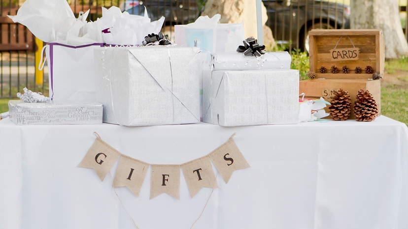 7 Creative Ways to Gift Cash for a Wedding | Shari's Berries