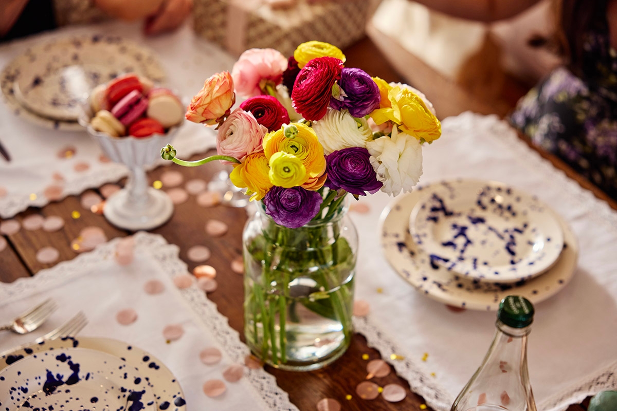 10 Ways to Reuse a Vase After the Flowers Are Gone | Petal Talk