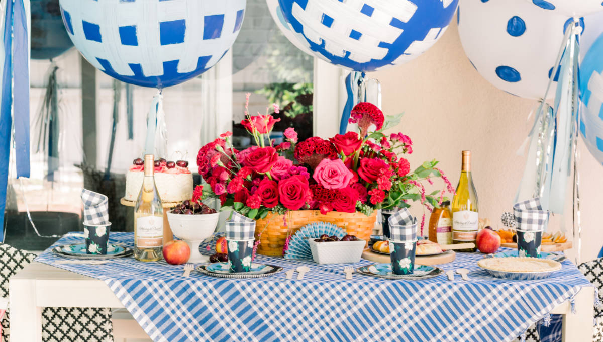 How to Host a 4th of July Party | Shari's Berries