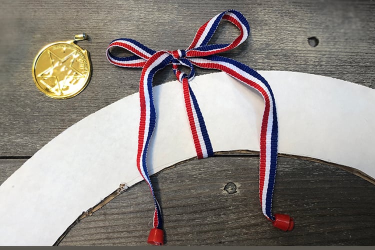 DIY Memorial Day Crafts: Make This Wreath & Garland | Petal Talk