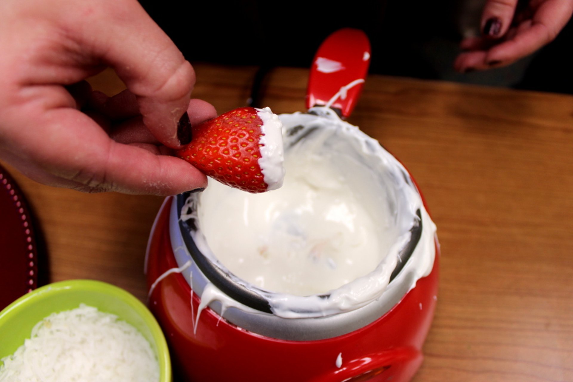 How to Make Fruit Santa Marshmallow Cereal Treats | Berry Chatty